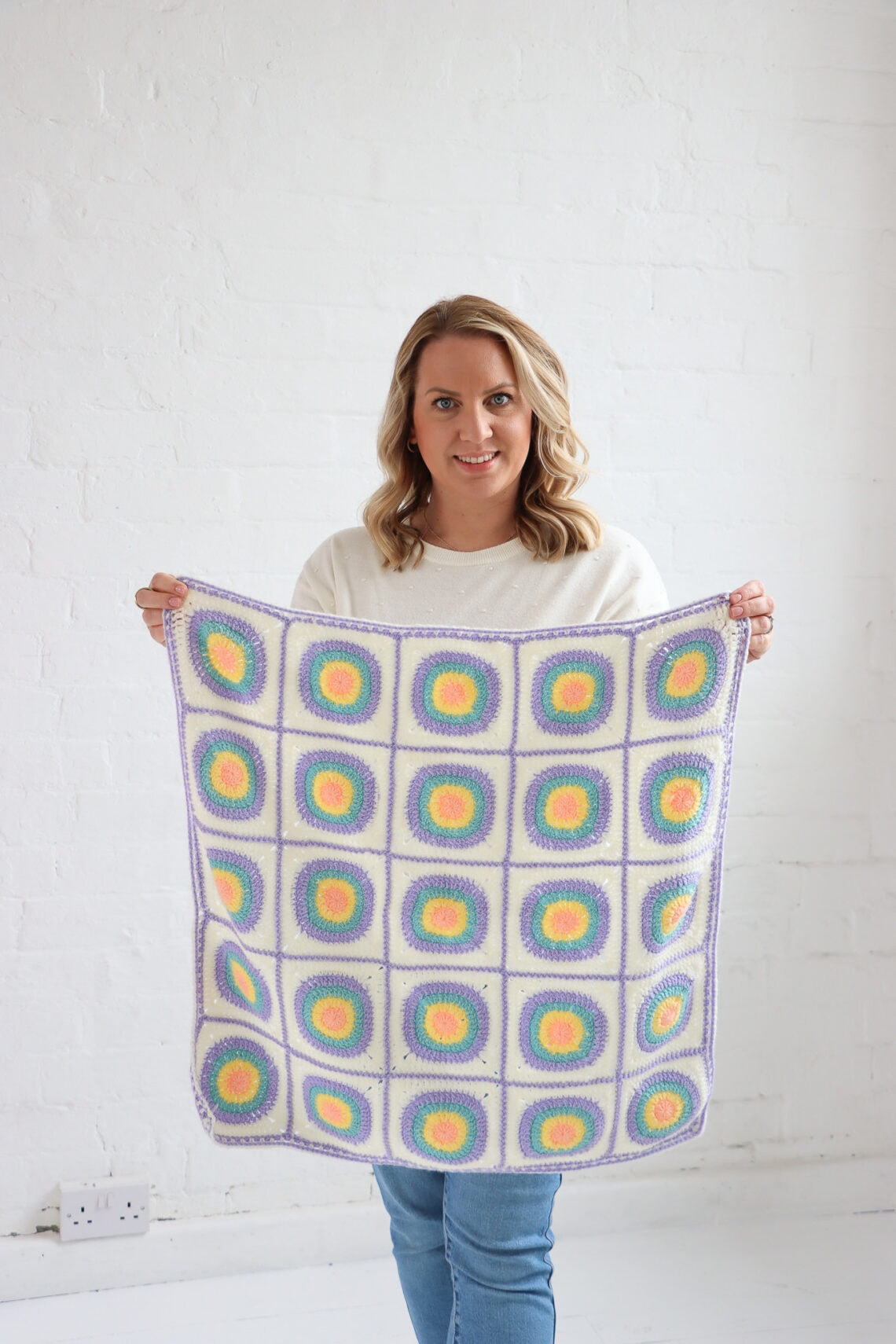 Circle Of Hope Blanket FREE Crochet Pattern - Bella Coco Crochet