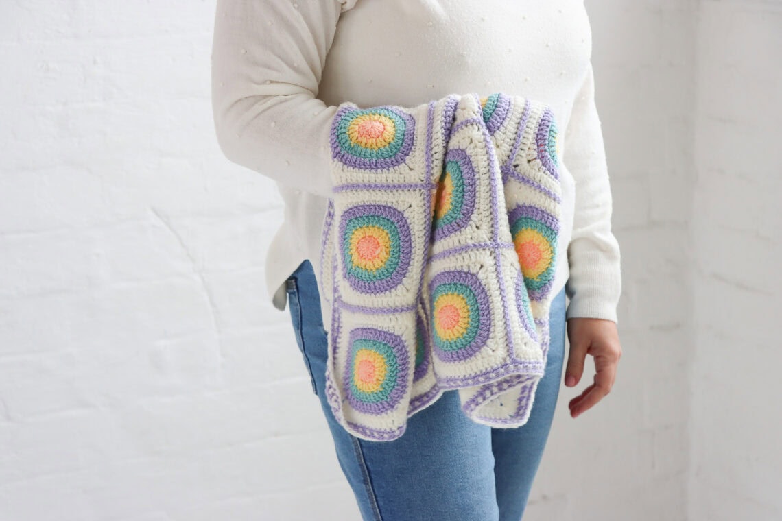 Circle Of Hope Blanket FREE Crochet Pattern - Bella Coco Crochet