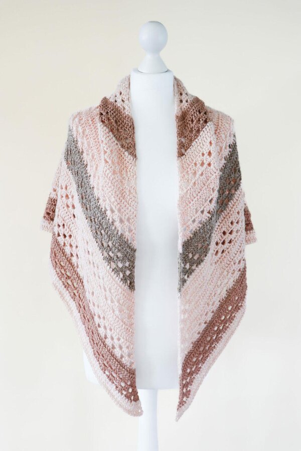 Learn How to Crochet the Romany Shawl - Bella Coco Crochet