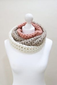 How to Crochet an Infinity Scarf: FREE Pattern - Bella Coco Crochet