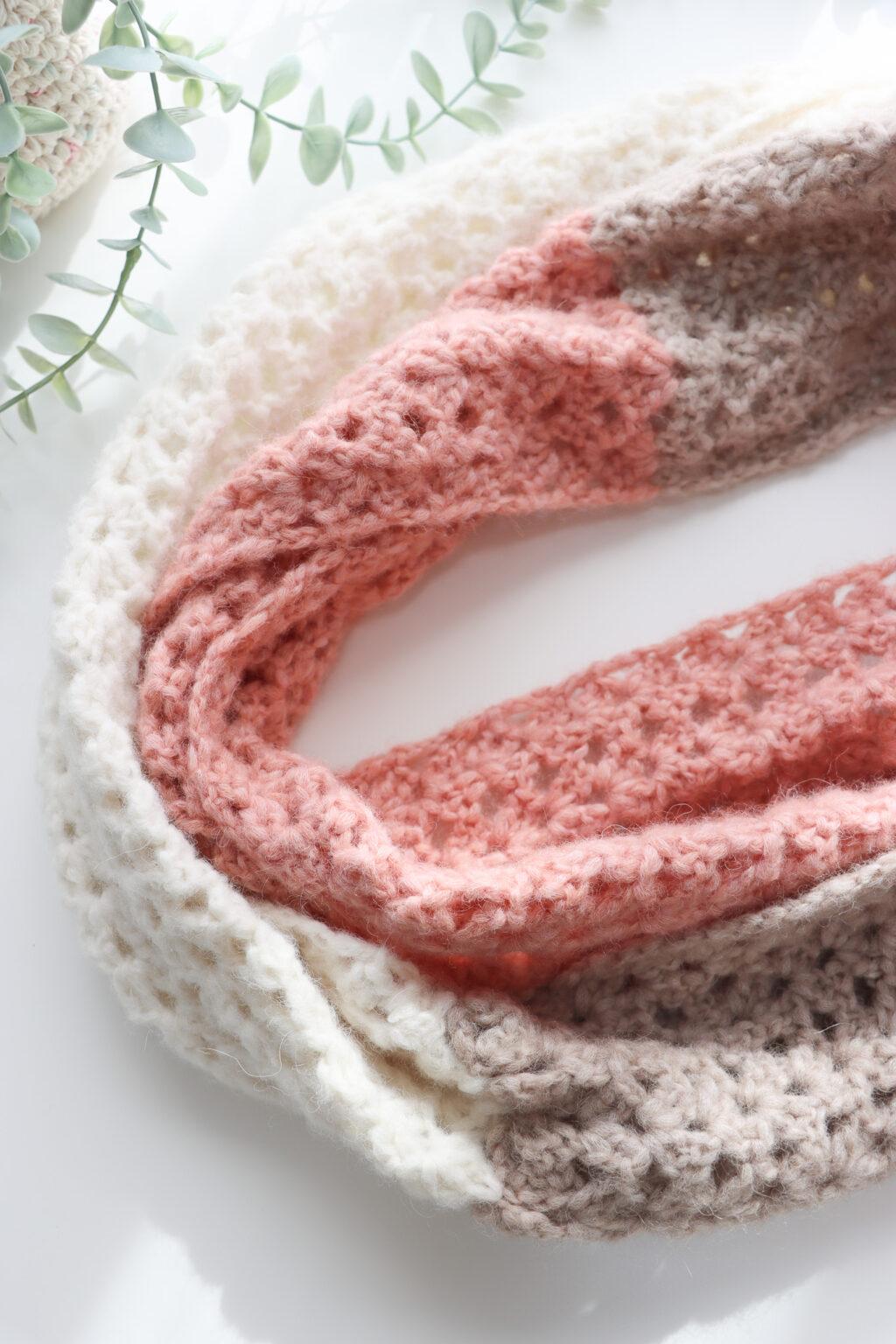 How to Crochet an Infinity Scarf: FREE Pattern - Bella Coco Crochet