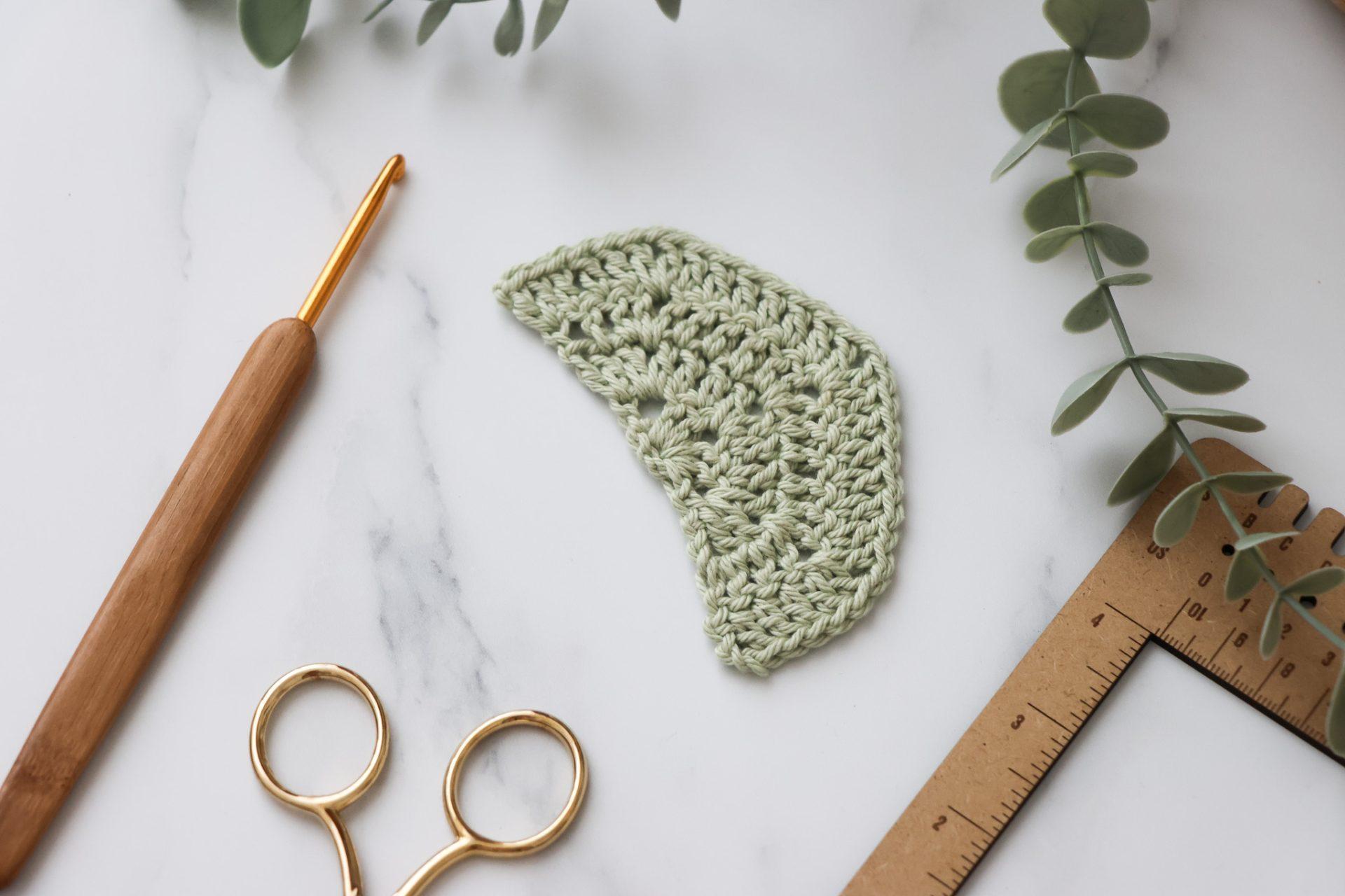How to Crochet: Half Solid Vertical Hexagon - Bella Coco Crochet