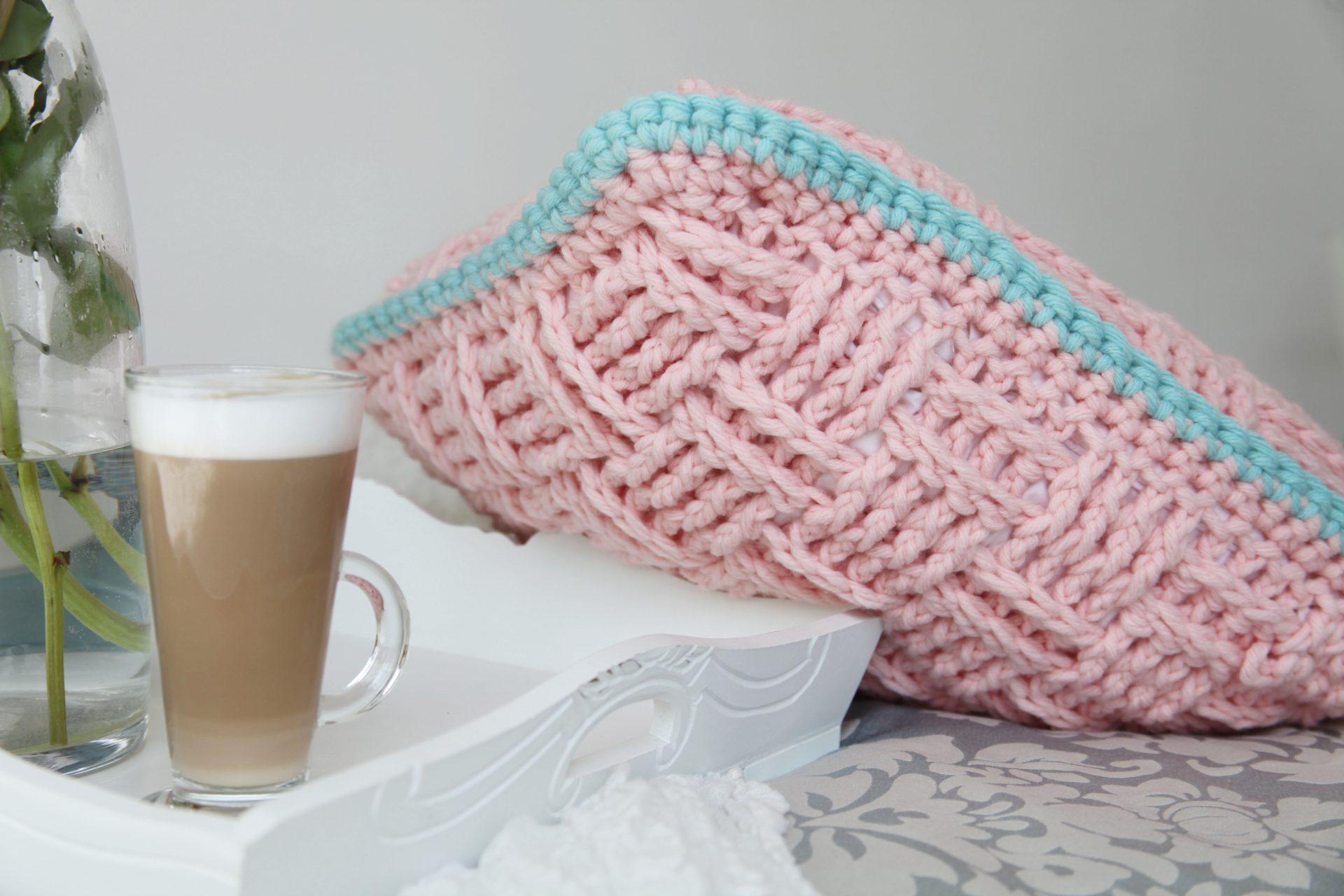 Over 10 Gorgeous Crochet Cushion Designs: FREE Patterns - Bella Coco ...