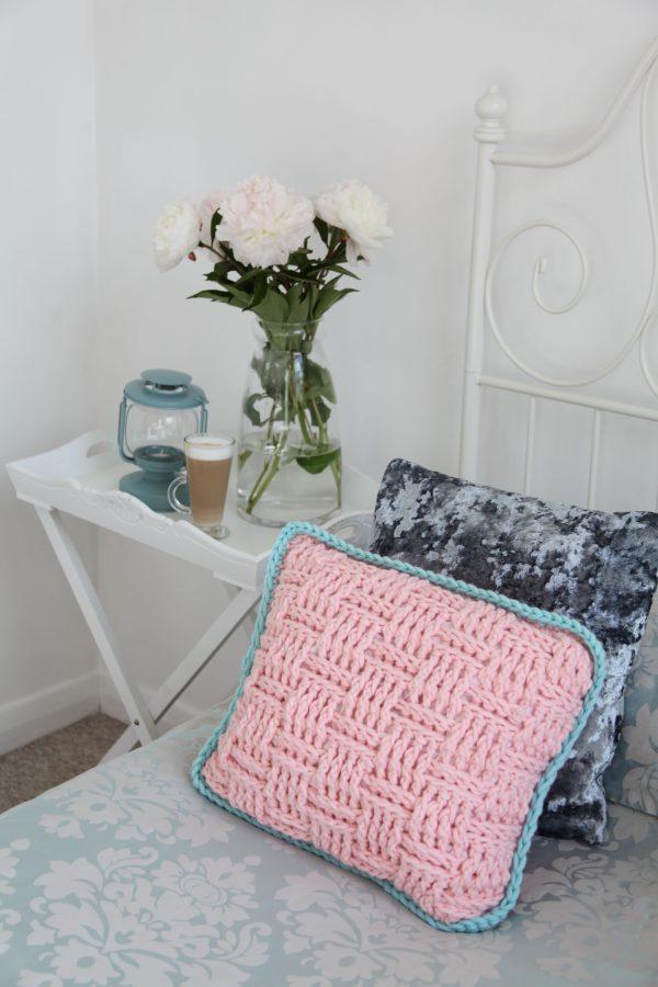 Over 10 Gorgeous Crochet Cushion Designs: FREE Patterns - Bella Coco ...